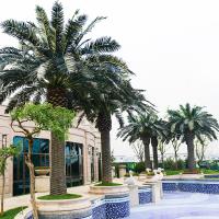 China Artificial Date Palm Tree outdoor fake palm tree 10-20ft real touch leaves classic design for sale