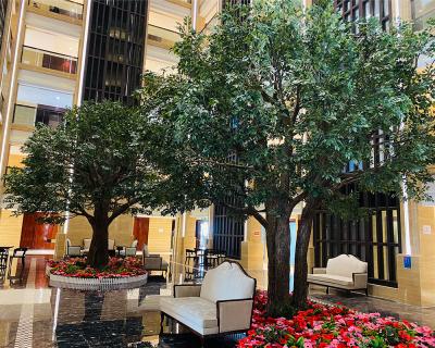 China 10-13ft Customizable Large Artificial Banyan Ficus Tree With Dense Canopy - Lobby Centerpiece For Commercial Spaces for sale