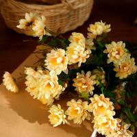 China Floral Indoor Artificial Flowers Ins Bouquet Daisy Wedding Shooting Props Decoration for sale