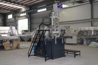 China 1 Station Vertical Small Plastic Shoes Making Machine For Sports Shoe Upper Strap for sale