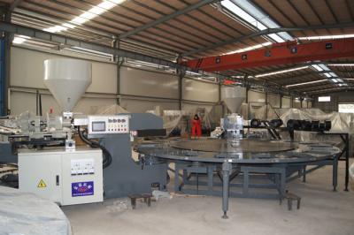 China Automatic Safety Shoe Making Machine , PVC Sports Shoe Sole Mould Making Machine for sale