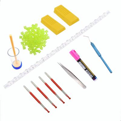 China Plastic Beekeeping For Beginners Kit 12 Piece For Honey Farming for sale