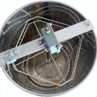 China Manual Hand Crank Honey Extractor 4 Frame For Honey Separation Extraction for sale