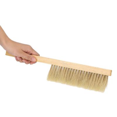 China Plastic Handle Honey Bee Brush Soft Bristles For Bee Hive Sweeping for sale