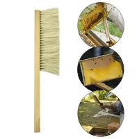 China Plastic Handle Honey Bee Brush Soft Bristles For Bee Hive Sweeping for sale
