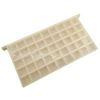 China New Multifunctional Honey Bee Queen Cages Plastic Material CE Certified for sale