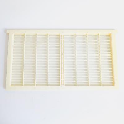 China Partition Board Horizontal Beehive Grid White Plastic Queen Excluder for sale