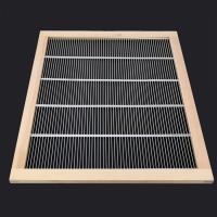 China Bee keeping tools, king raising tools, wooden frame 4 wrapped metal partition board beehive accessories for sale