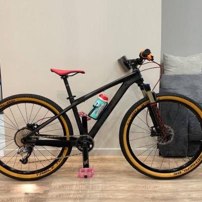 China 26er Carbon Mountain Bike Disc Brake 11 Speed Full Carbon Fiber Frame Teenager MTB for sale
