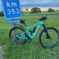 China Adults Complete Carbon Bike Shockingproof Mountain Bicycle 11 Speed for sale