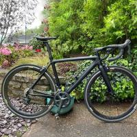China Full Carbon Rim Brake Road Bike 700C 23C Tires 22 Speed Shimano R7000 Groupset for sale