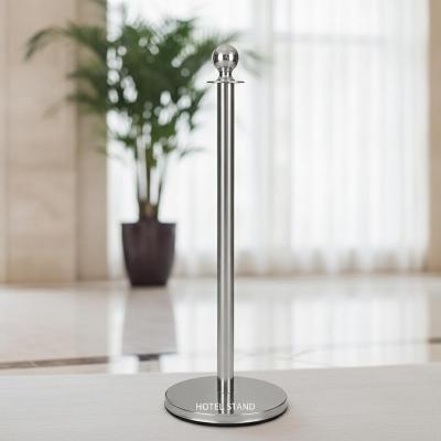 China 120 Cm Height Hotel Railing Stand 8 Kg Durable Metal Construction For Commercial Hospitality And Event Venues for sale