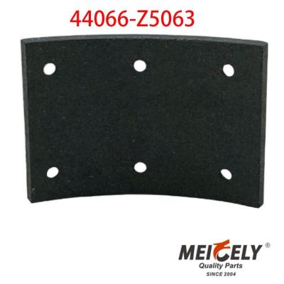 China 44066-Z5063 Brake Lining 44066-Z5012 Truck Brake Parts for Nissan UD for sale