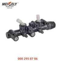China Truck Brake Master Cylinder OEM A3842950006 6170522213 A9792950006 A9792950106 For BENZ for sale