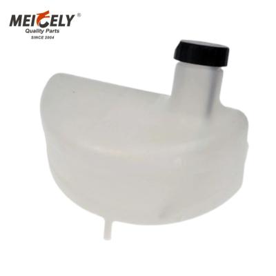 China 25133601 OEM Replacement Coolant Reservoir Tank for Mack Heavy Duty Trucks with Durable High-Strength Plastic and Plug-and-Play Installation for sale