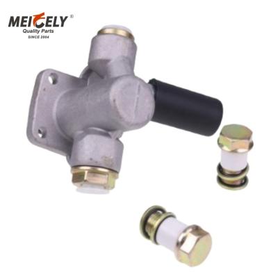 China Heavy Duty Fuel Supply Pump with Hand Primer OE 0440008120 Replacement for Mack Truck for sale