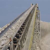 China Polyester Moving Inclined Cleated Conveyor Belt For Stone Crusher Machine for sale