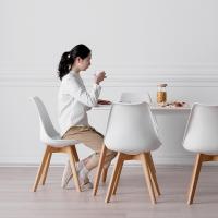 China Customized Plastic Dining Chairs Set Of 4 White Plastic Dining Room Chairs for sale