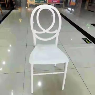 China Luxury Modern Stackable Hotel Banquet Chair Chiavari Gold White Plastic for sale