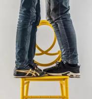 China Luxury Modern Stackable Hotel Banquet Chair Chiavari Gold White Plastic for sale