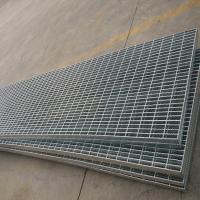 China Pressure Resistance Welded Galvanized Steel Gratings 20-100mm Bearing Bars with 3-5kPa Load Capacity for sale