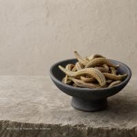 China Premium Dried Leech Shuizhi (Hirudo Nipponia) Natural Chinese Herbal Medicine Ingredient for Traditional Medicine and Pharmaceutical Use for sale