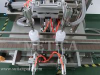 China PLC Control Fully Automatic Bottle Filler Machine For Filling Line for sale