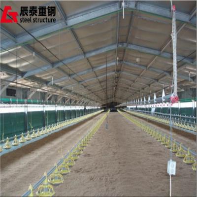 China Light Weight Prefab Steel Farm Buildings 300x300 H-Beam Structure with 50-100mm Insulation for sale