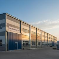 China Customizable Length Steel Structure Workshop Equipped with Optional Thermal Insulation and H Section Column Beam Support for sale