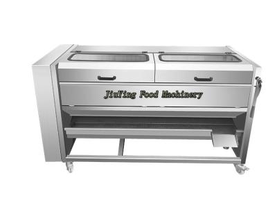 China Commercial Fruit Vegetable Peeler Machine 1800mm Brush Roller 1500kg/h Capacity for sale