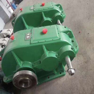 China Soft Tooth Surface Cylindrical Gear Reducer 4.8-48.5 Ratio 2.2-90kW Horizontal Mount For Mining Conveyor for sale