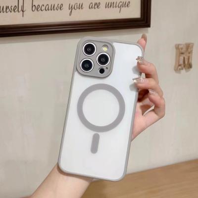 China Lightweight Luxury Cell Phone Case for IPhone Series Card Slots and Secure Protection for sale