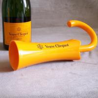 China Veuve Clicquot Wine Stopper And Pourer Carrier Dandy Bottle Stopper With Umbrella for sale