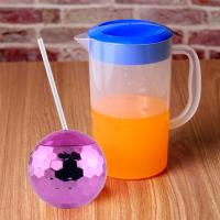 China Large Capacity Plastic Beer Pitcher Heat Resistant Plastic Water Jug With Lid 70oz for sale