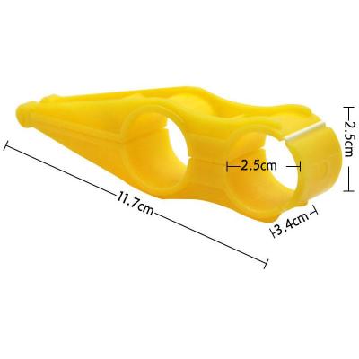 China Plastic Poultry House Accessories Water Pipe Hook For Broiler Nipple Drinker for sale