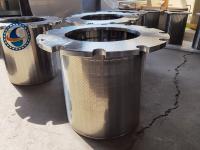 China Corrosion Resistant 500mm Length Duplex Steel 2205 Wedge Wire Screen Strainer Pipes For Oil And Gas Industry for sale