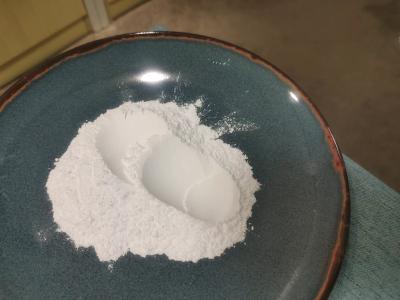 China Non Toxic Raw Material Of Melamine Shining Melamine Moulding Powder for sale