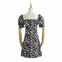 China Sweet Black And White Daisy Flower Ladies Vacation Dresses for sale
