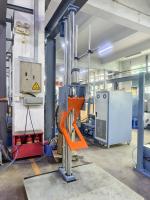 China Lab Drop Tester with Handle Control and Motor Adjustment for Height Accuracy and 800x800x800mm Specimen Size for sale