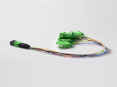 China 0.9mm MTP MPO Patchcord MPO MTP to SC Fiber Optic Patch Cord Low Loss 0.15dB for sale