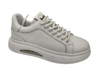 China Men's Leather Sneakers - Chunky Sole Casual Shoes for sale
