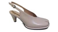 China Ladies Leather Sandals for sale