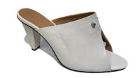 China Ladies Leather Sandals for sale