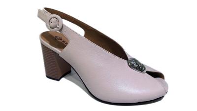China Ladies Leather Sandals for sale