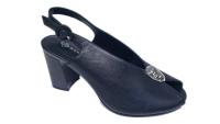 China Ladies Leather Sandals for sale