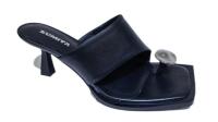 China Ladies Leather Sandals for sale