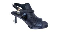 China Ladies Leather Sandals for sale