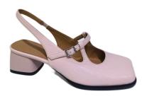 China Ladies Leather Sandals for sale