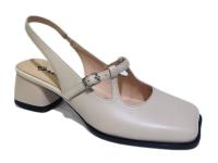 China Ladies Leather Sandals for sale