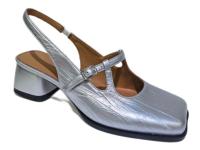 China Ladies Leather Sandals for sale